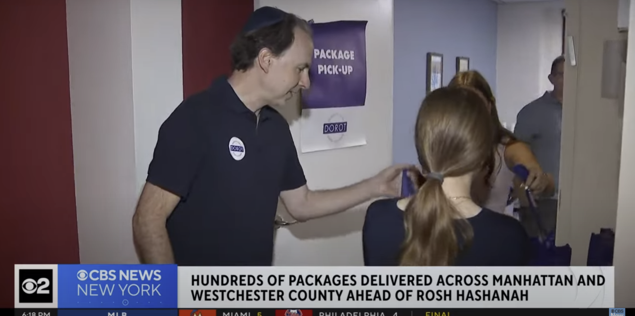 CBS New York: Volunteers Deliver Rosh Hashanah Packages to Seniors | DOROT